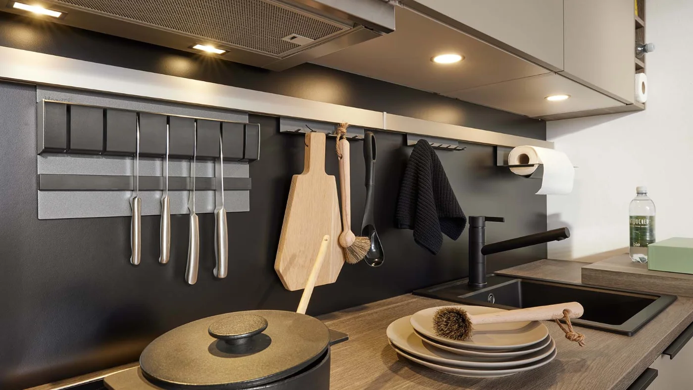 Stylish Unicolor Niche Backsplashes