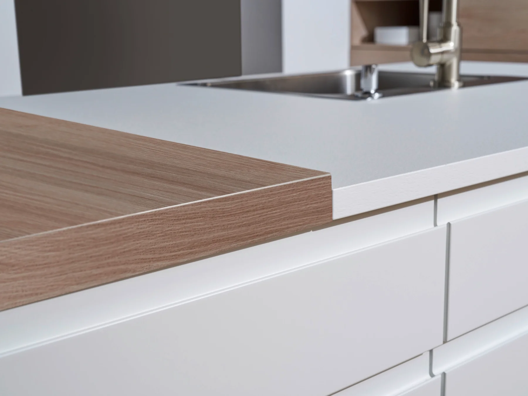 Handleless real lacquer front in soft matt